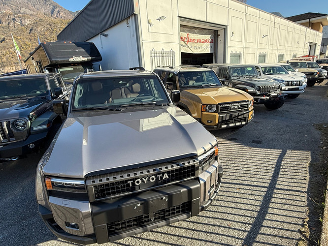 nuovo Toyota Land Cruiser SUV/Fuoristrada/Pick-up a Lana - Bolzano per ...
