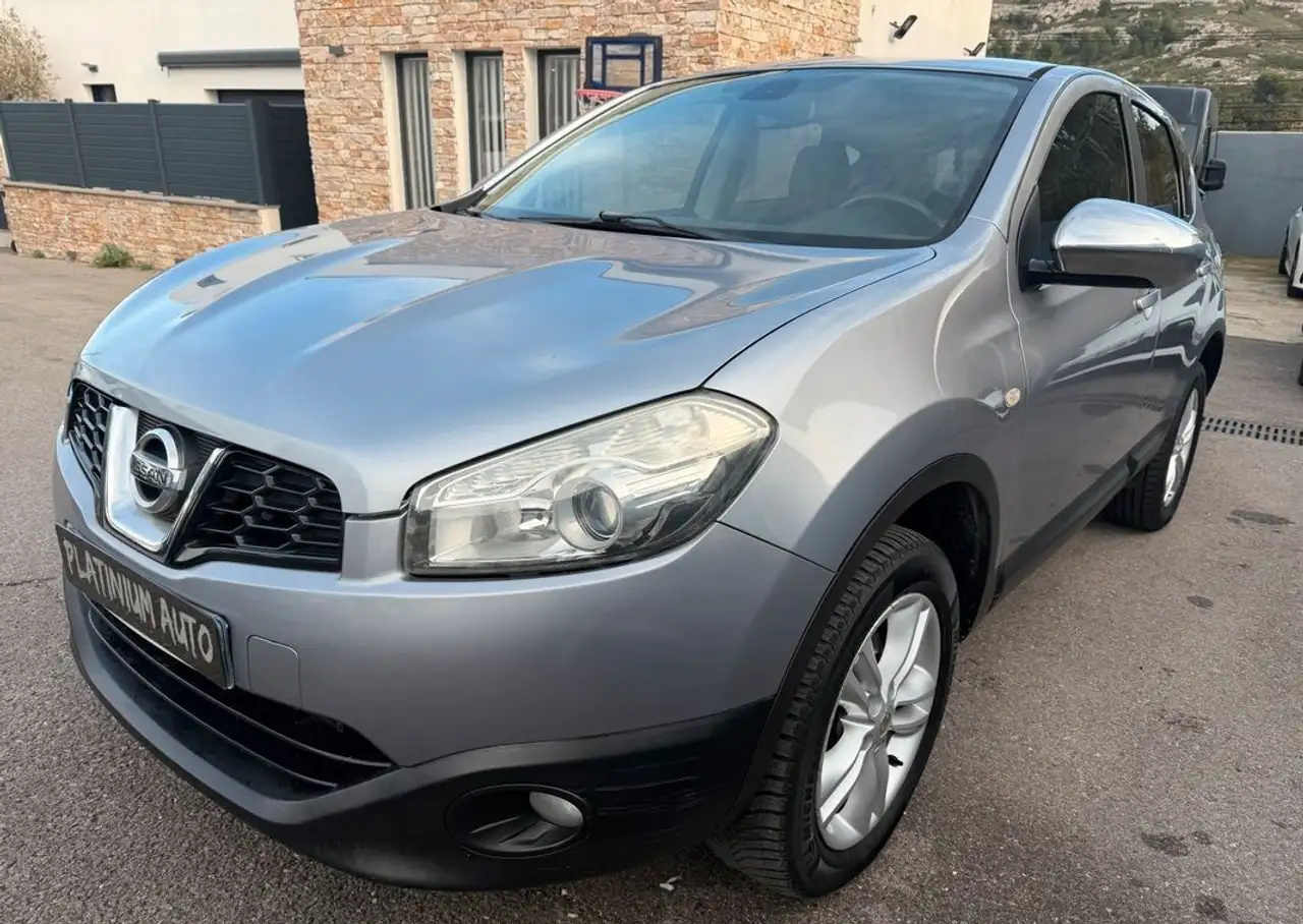 Nissan Qashqai (2) 1.6 dci 130 SystÃ¨m Acenta Navi 2013 8490€ à Le-Rove