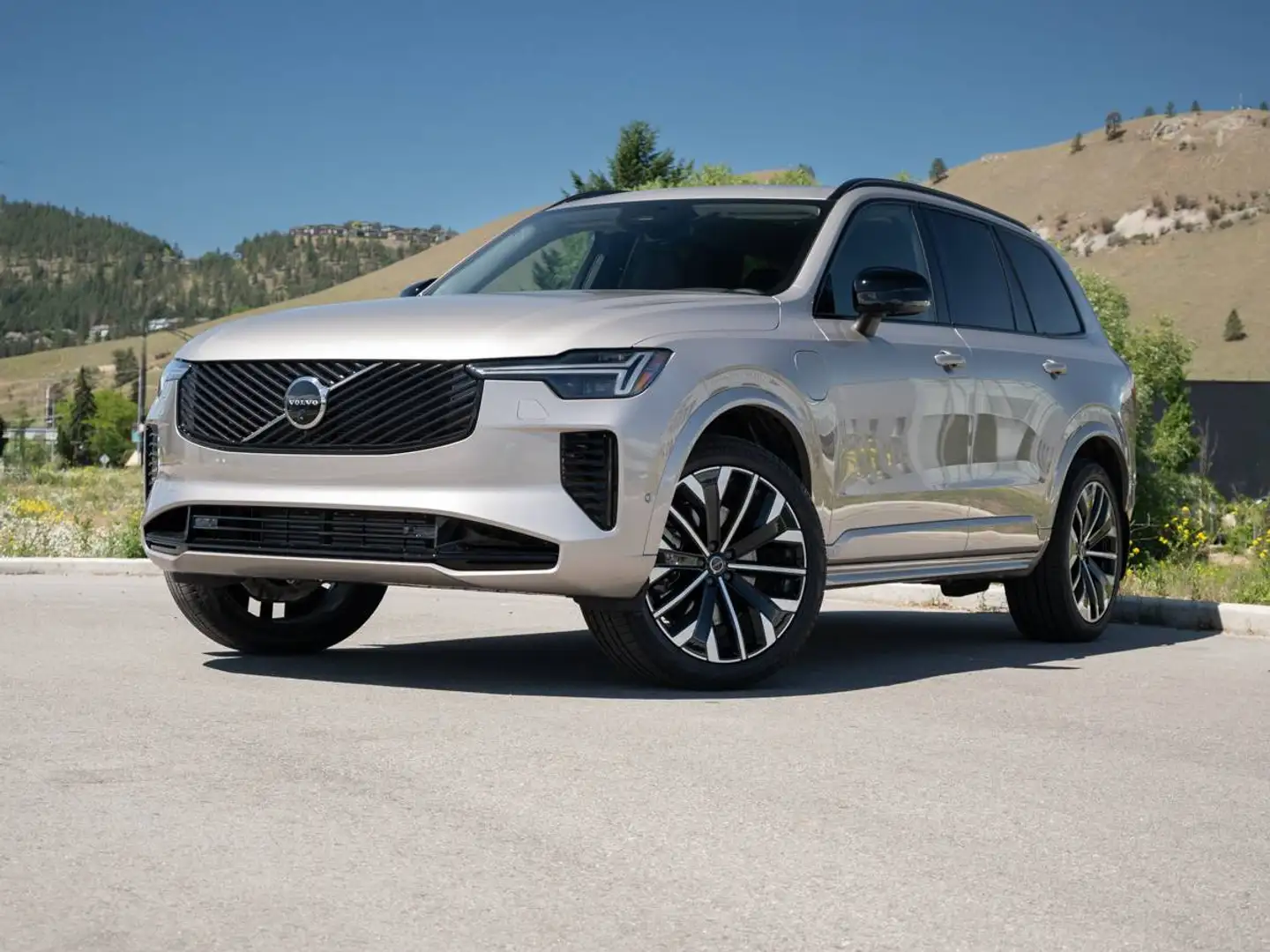 2026 Volvo XC90 | $ 101,118 | 38 km | Gas/Electric Hybrid SUV for sale ...