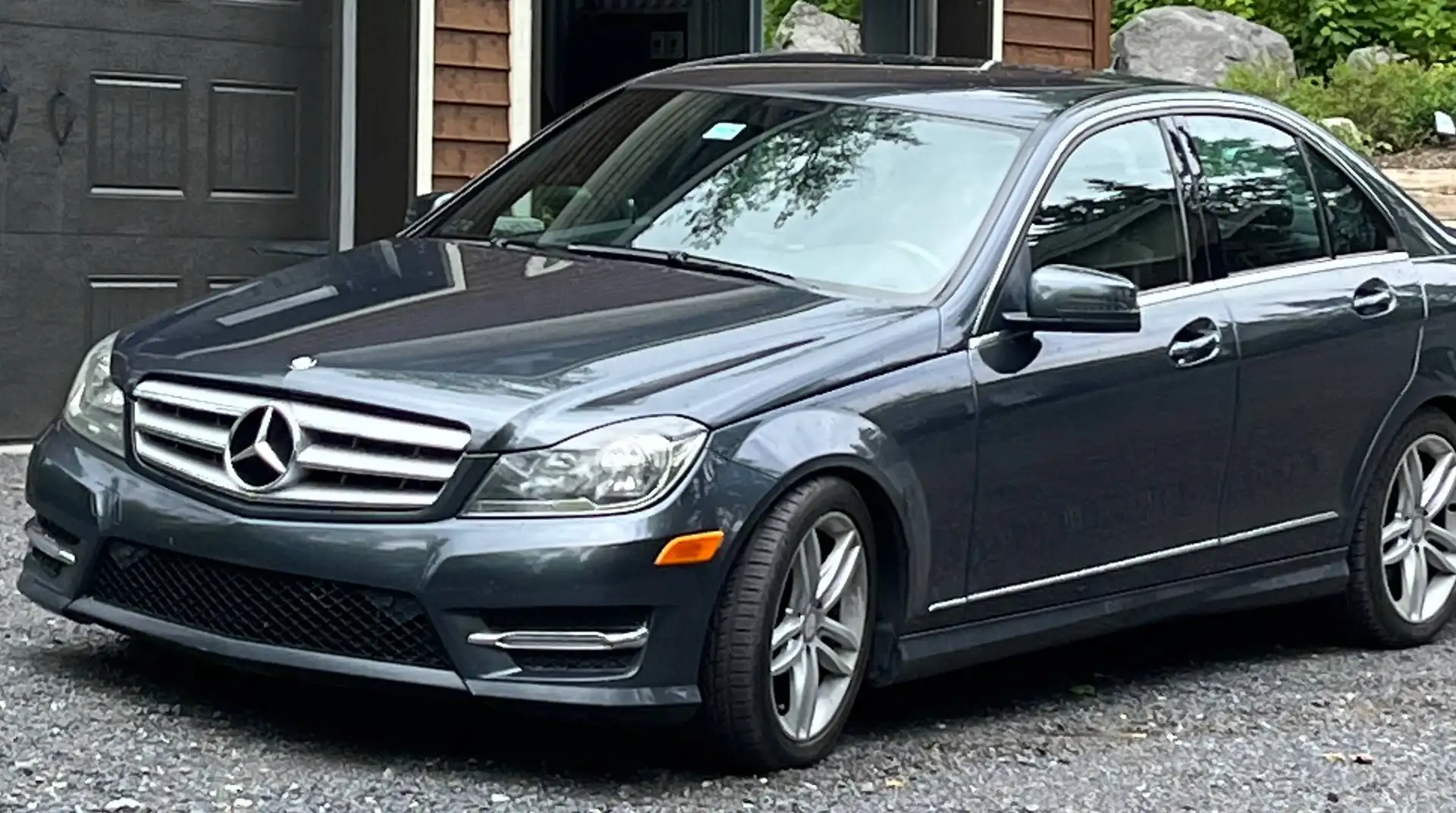 Mercedes-Benz C-Class 2013 | 9 000 $ | 177 000 km | Berline à Essence ...