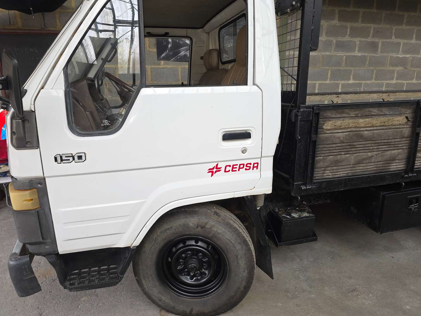 Toyota Dyna SUV/4x4/Pick-up in Wit tweedehands in Bruxelles voor € 5.500