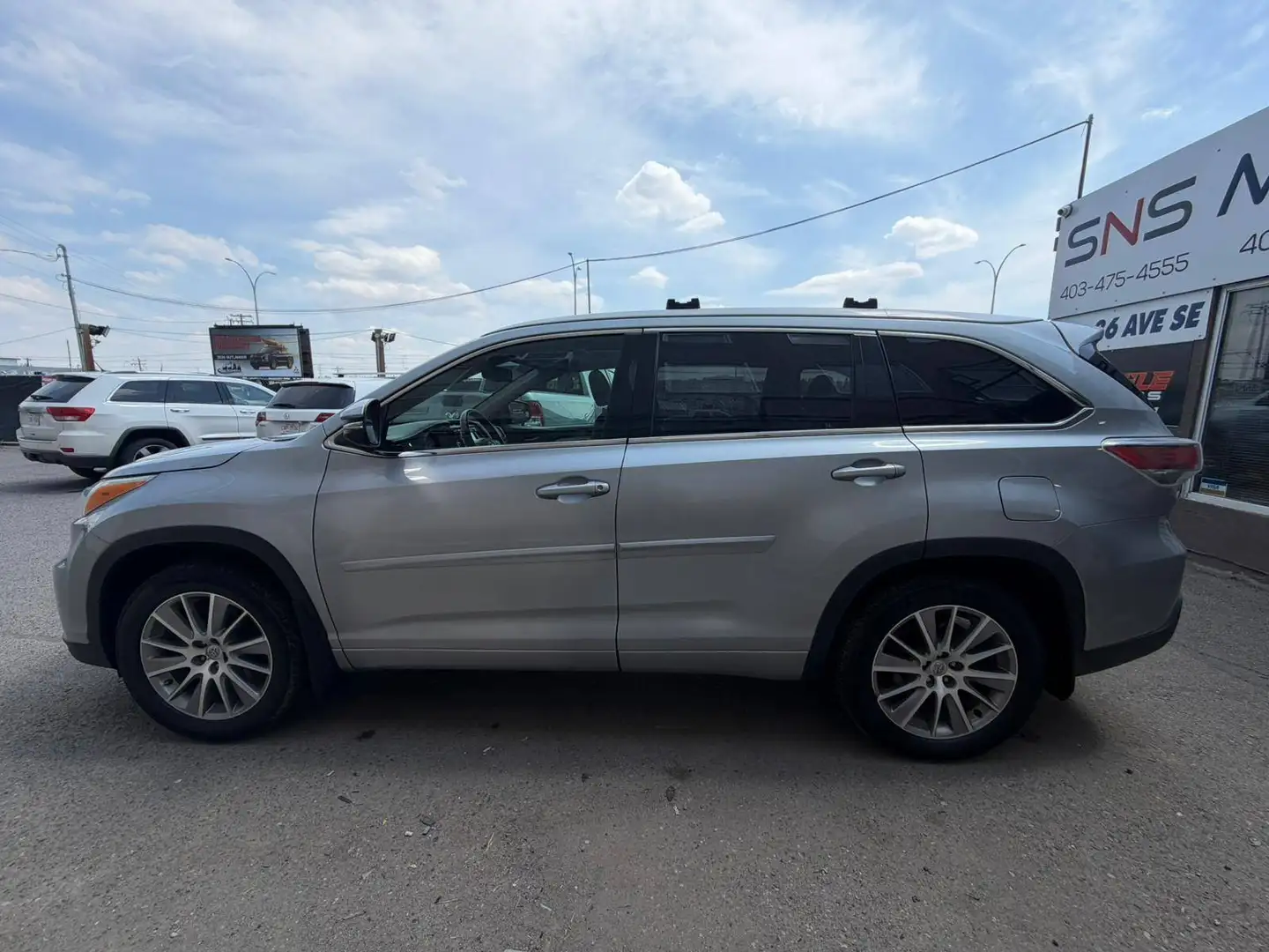 2015 Toyota Highlander | $ 18,999 | 240,124 km | Gasoline SUV for sale ...