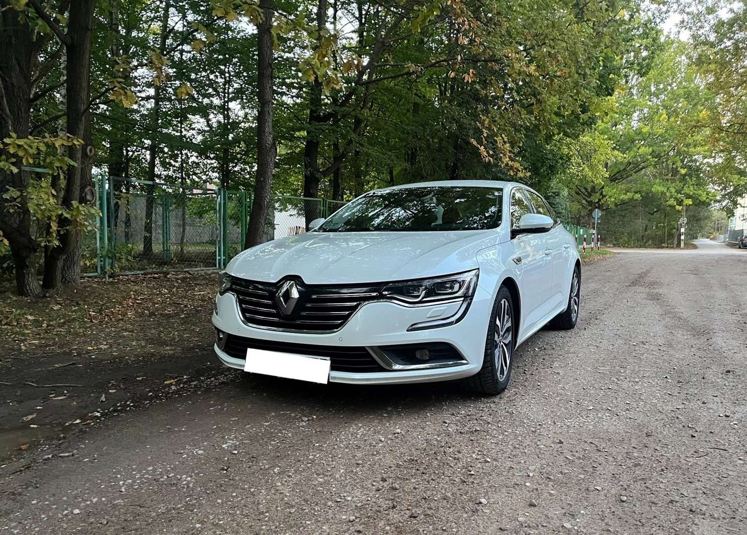 Renault Talisman Limousine in Weiß gebraucht in Berlin für € 15.000