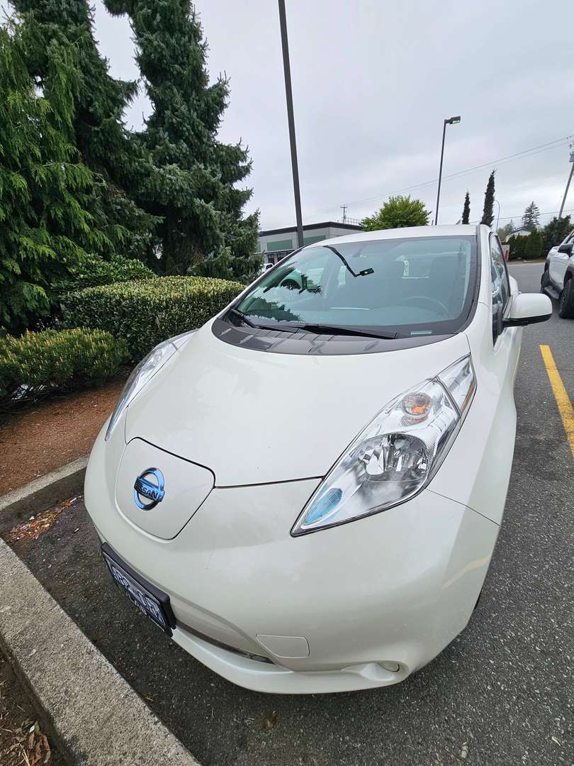 2016 Nissan Leaf | $ 8,499 | 109,500 km | Electric Hatchback for sale ...