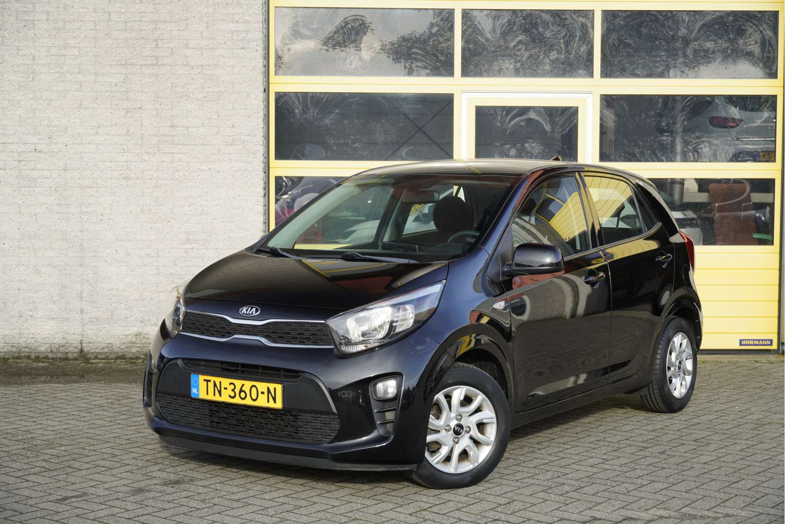 Kia Picanto occasion | Hatchback | Zwart | in DAMWOUDE voor € 6.950