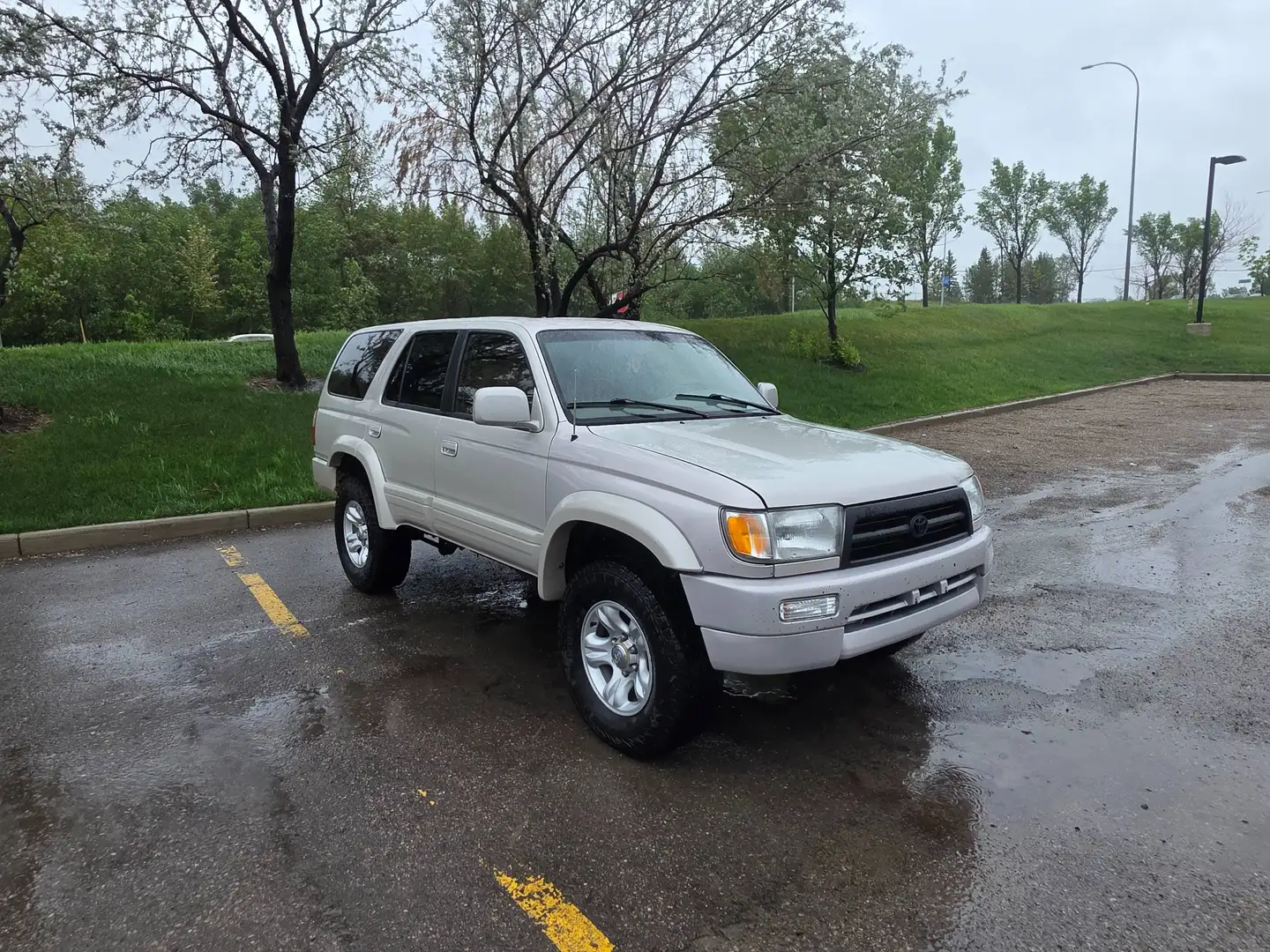 1998 Toyota 4-Runner | $ 10,000 | 317,000 km | Gasoline SUV for sale by ...