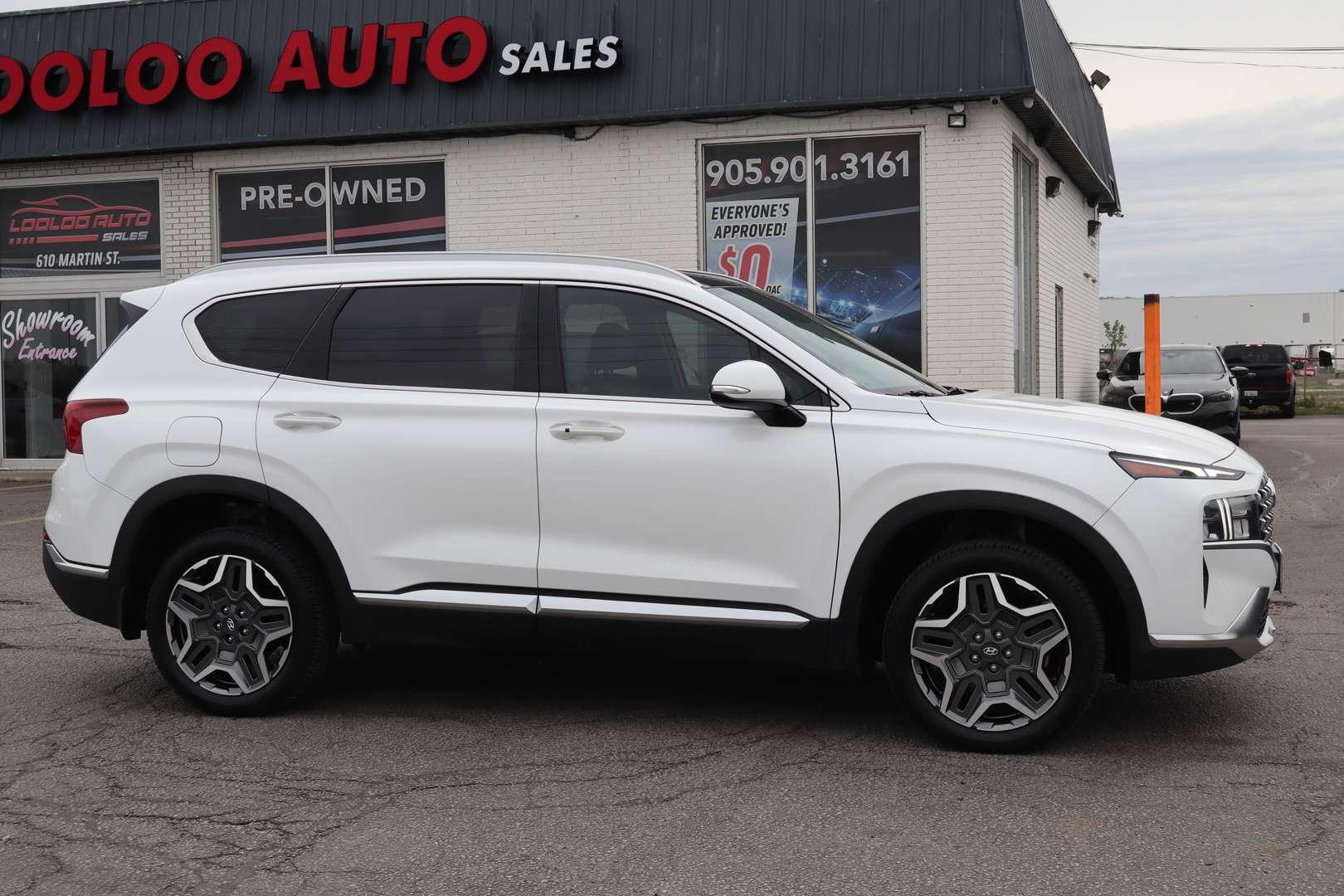 2023 Hyundai SANTA FE | $ 26,995 | 145,980 km | Gas/Electric Hybrid SUV ...