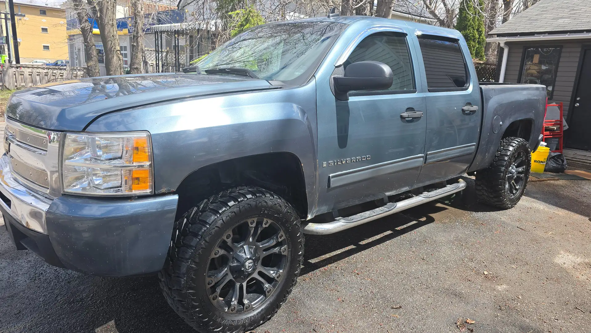 2009 Chevrolet Silverado 1500 | $ 5,000 | 290,000 km | Gasoline Pick-up ...