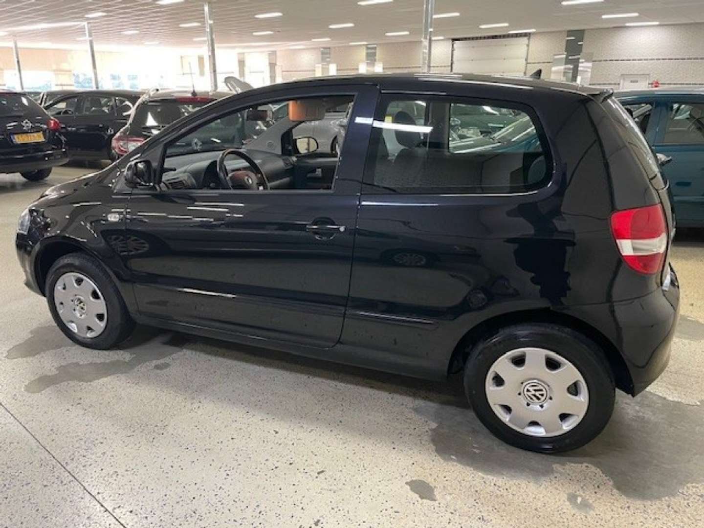 Volkswagen Fox occasion | Hatchback | Zwart | in VLIJMEN voor € 2.250