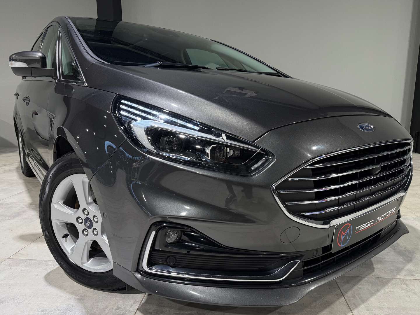 Ford S-Max Monospace en Gris occasion à Fleurus pour € 22 900