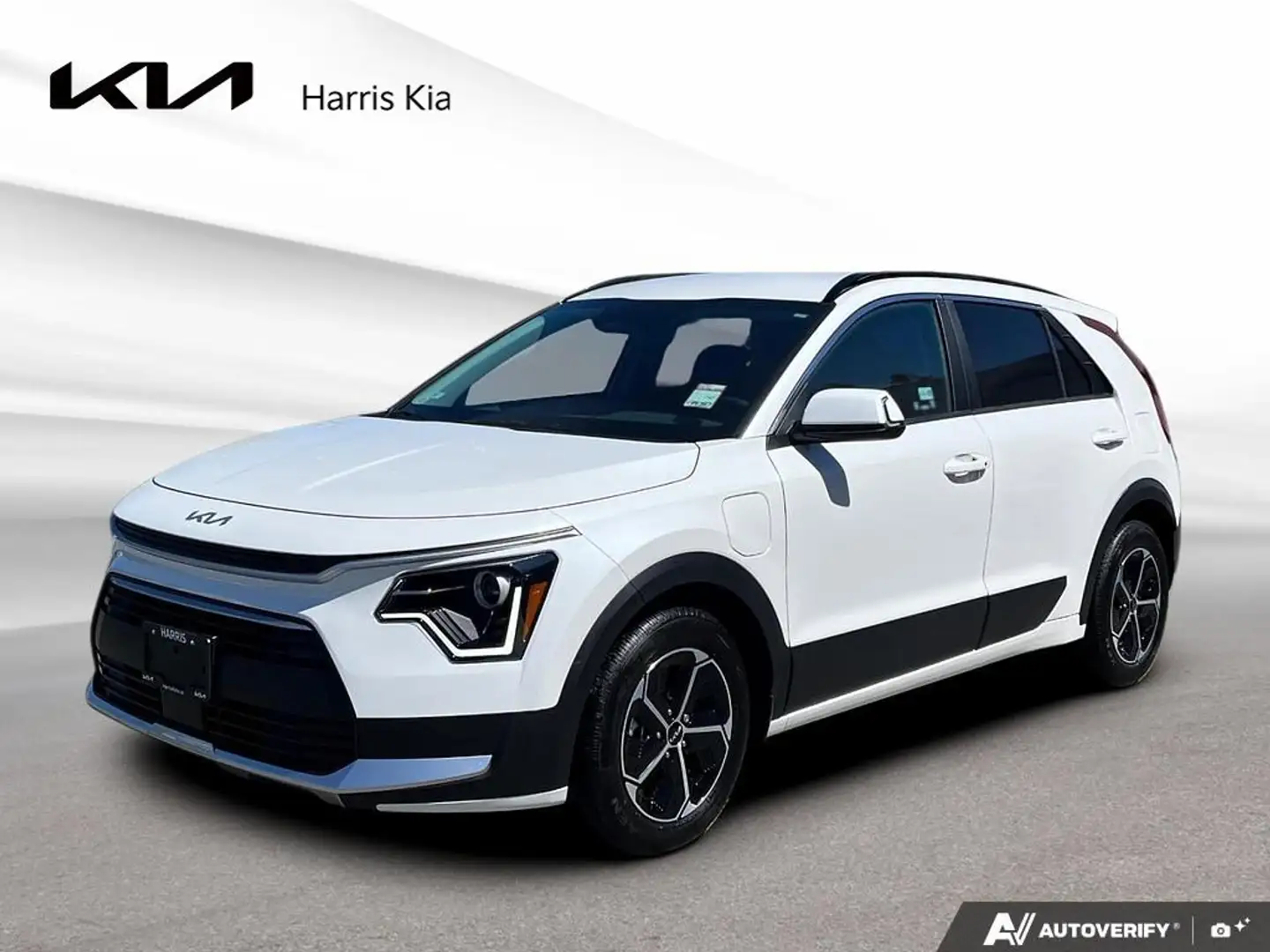 2025 Kia Niro | $ 33,588 | 16,211 km | Gas/Electric Hybrid SUV for sale ...