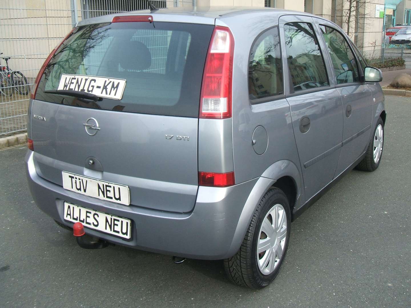 Opel Meriva Van/Kleinbus in Grau gebraucht in NÜRNBERG für € 3.490