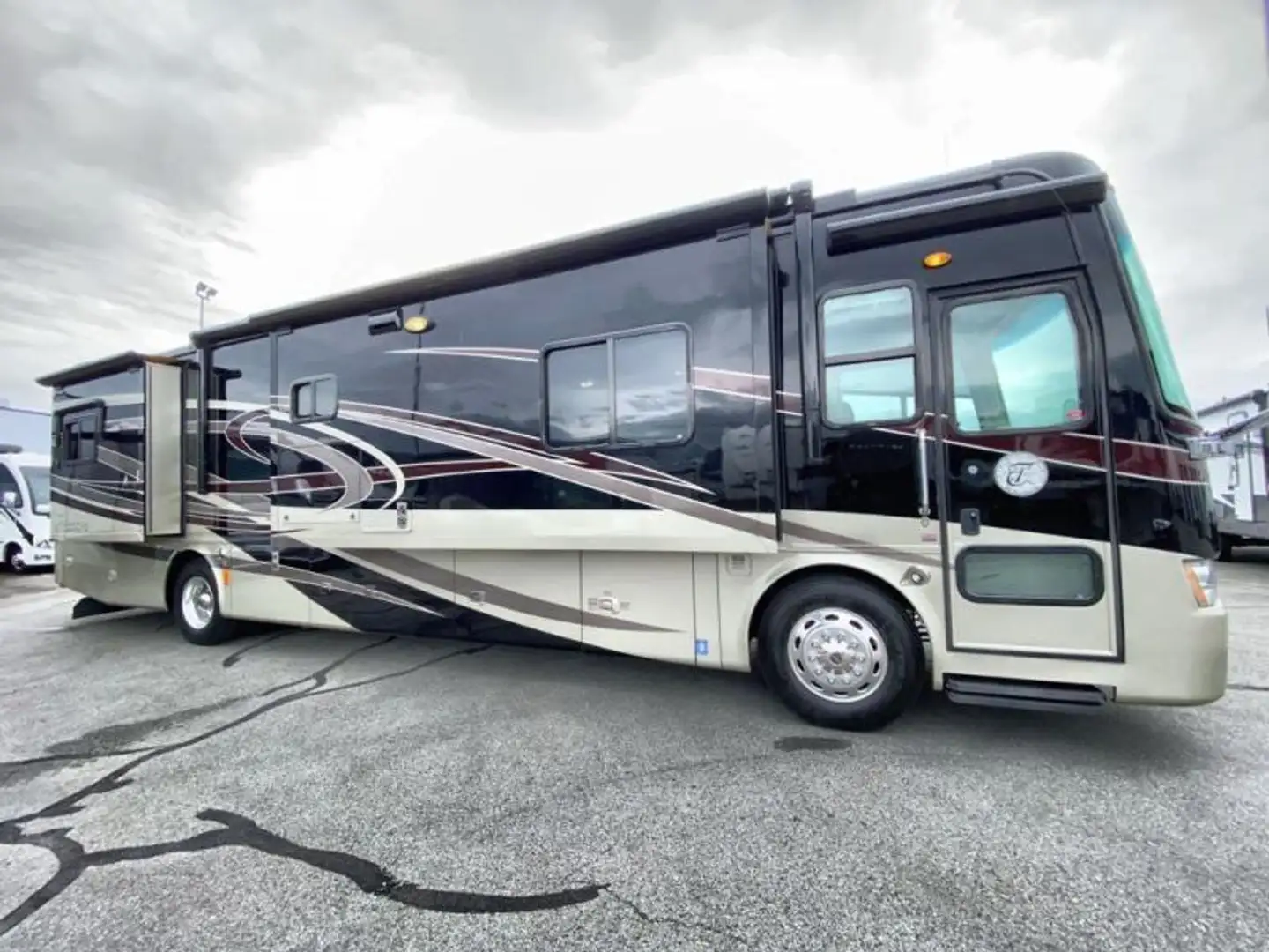 2010 Tiffin Phaeton | $ 132,999 Class A Motorhome for sale by FRASERWAY ...
