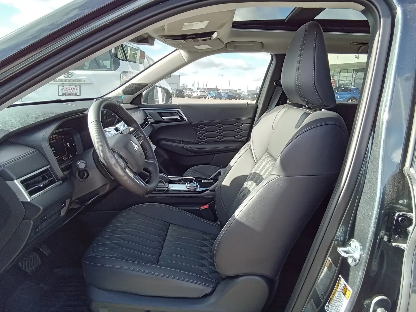 2026 Mitsubishi Outlander | $ 51,482 | 8 km | Gas/Electric Hybrid SUV ...