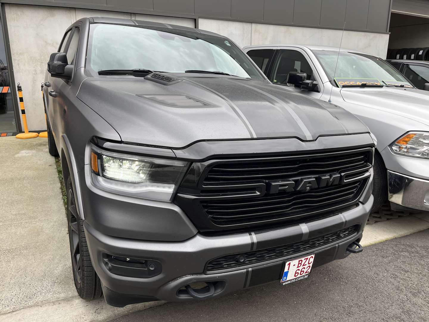 Dodge RAM SUV/4x4/Pick-Up en Gris occasion à Wauthier-Braine pour € 54 450