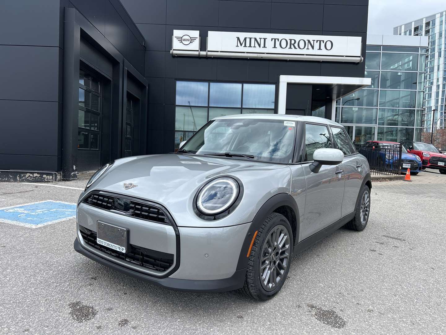 2026 MINI 5 Door | $ 46,170 | 90 km | Gasoline Sedan for sale by MINI ...