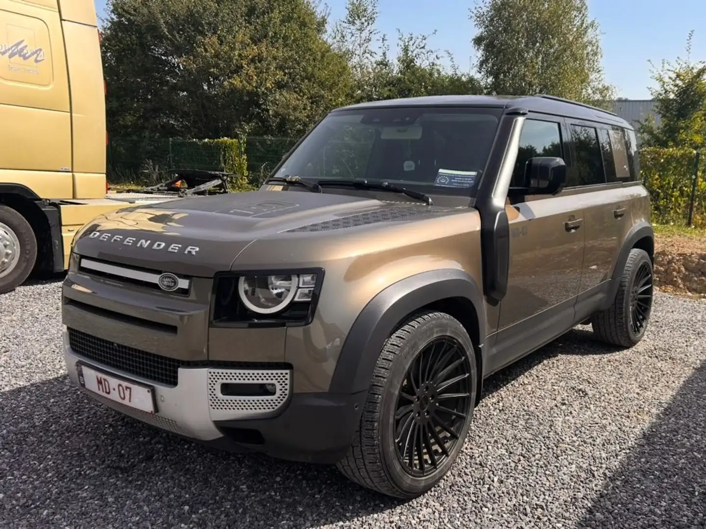 Land Rover Defender SUV/4x4/Pick-up in Brons tweedehands in Mornimont ...