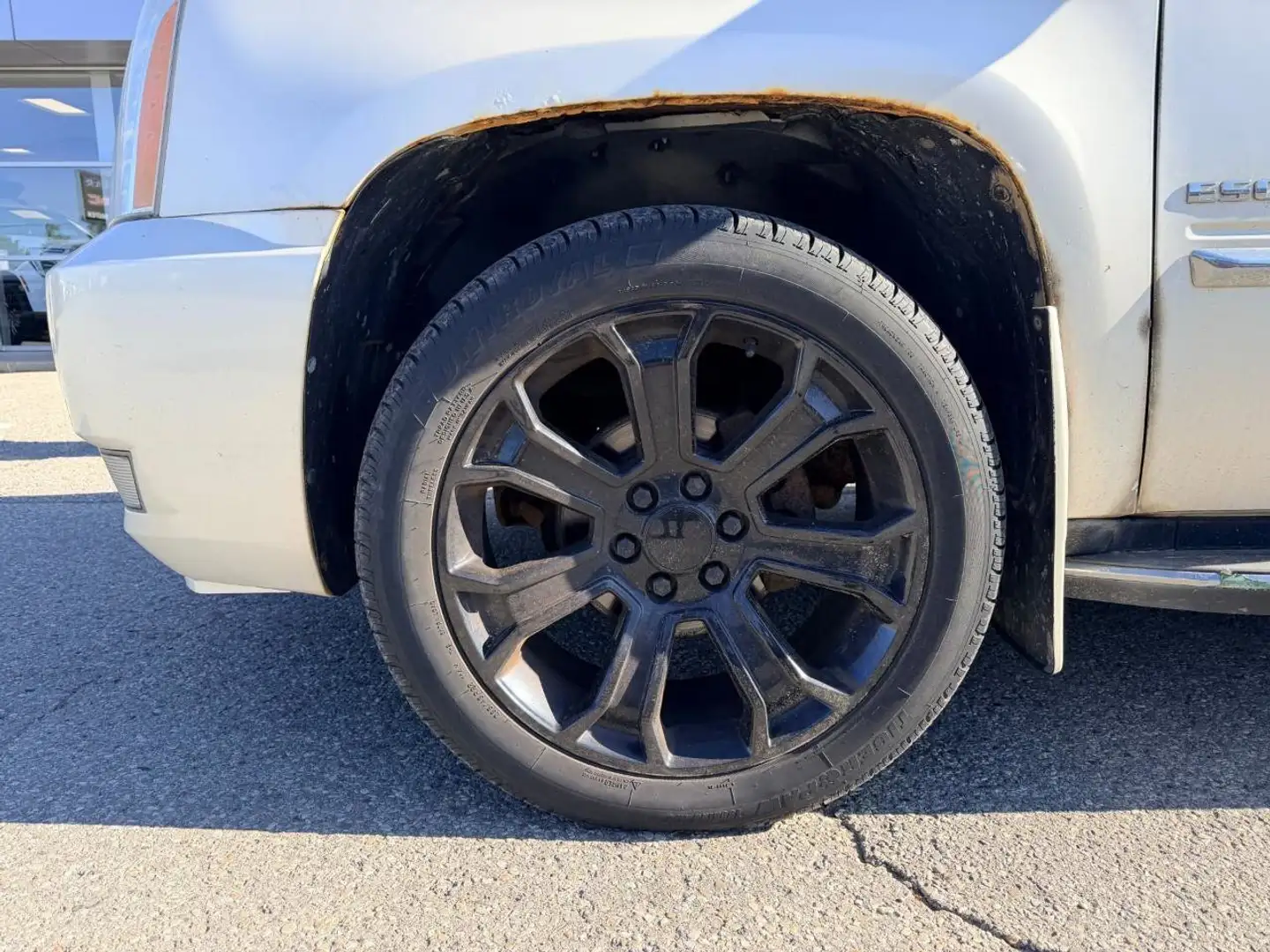 2010 Cadillac Escalade | $ 6,969 | 225,454 km | Flex Fuel Pick-up Truck ...