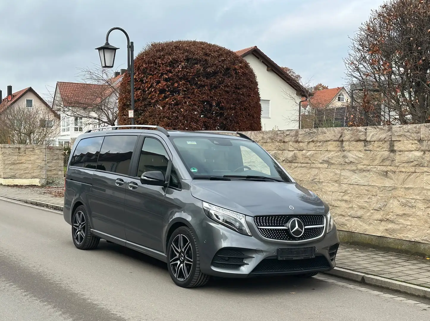 Mercedes-Benz V 300 Van/Kleinbus in Grau gebraucht in Rohrbach für € 47.599