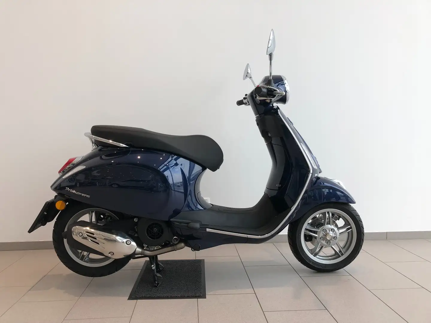 Vespa Primavera 125 Blau Energia