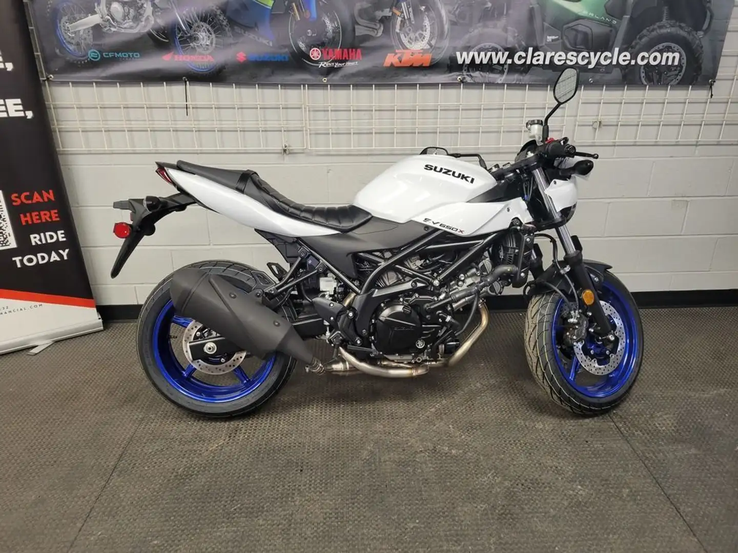 Suzuki SV650XA 2025 | 9 995 $ | Sport en vente chez Clare's Cycle ...