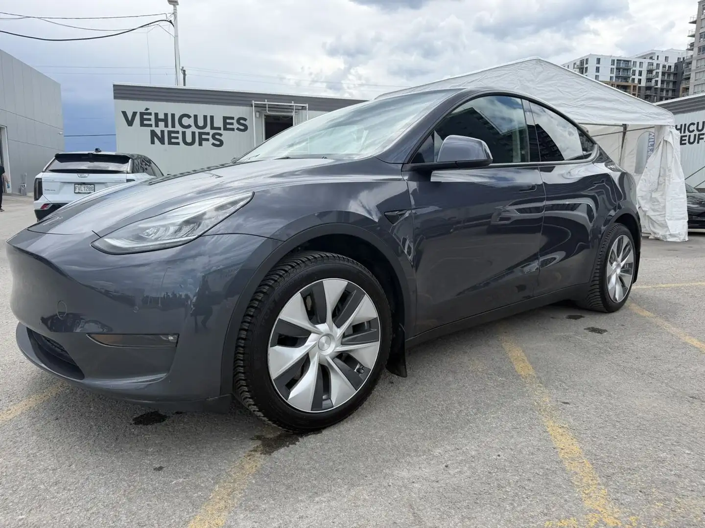 2021 Tesla Model Y | $ 28,995 | 96,661 km | Electric SUV for sale by ...