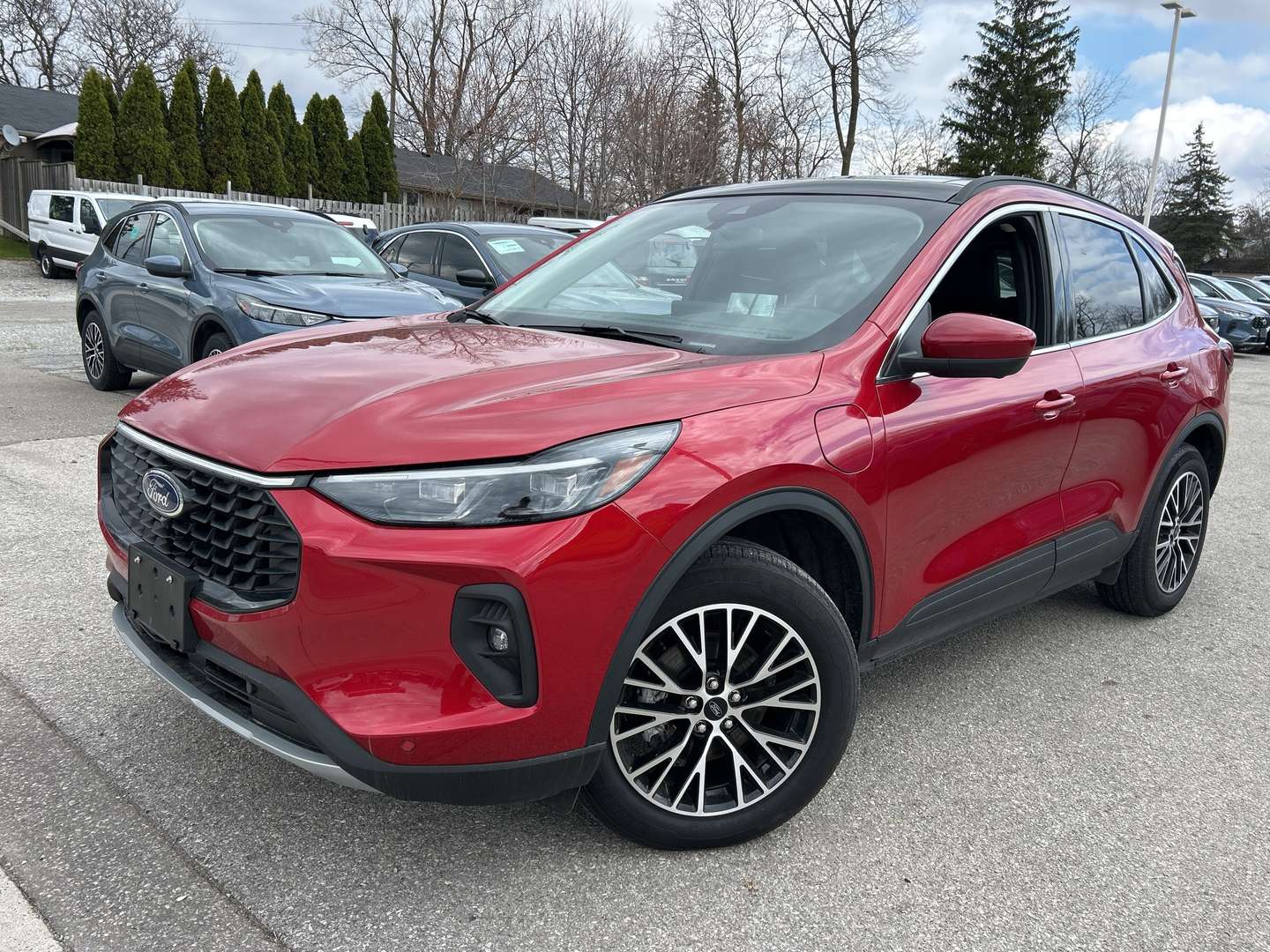 2025 Ford Escape | $ 38,950 | 36,199 km | Gas/Electric Hybrid SUV for ...