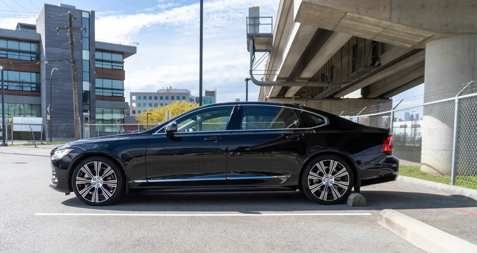 2024 Volvo S90 | $ 49,890 | 26,377 km | Gas/Electric Hybrid Others for ...