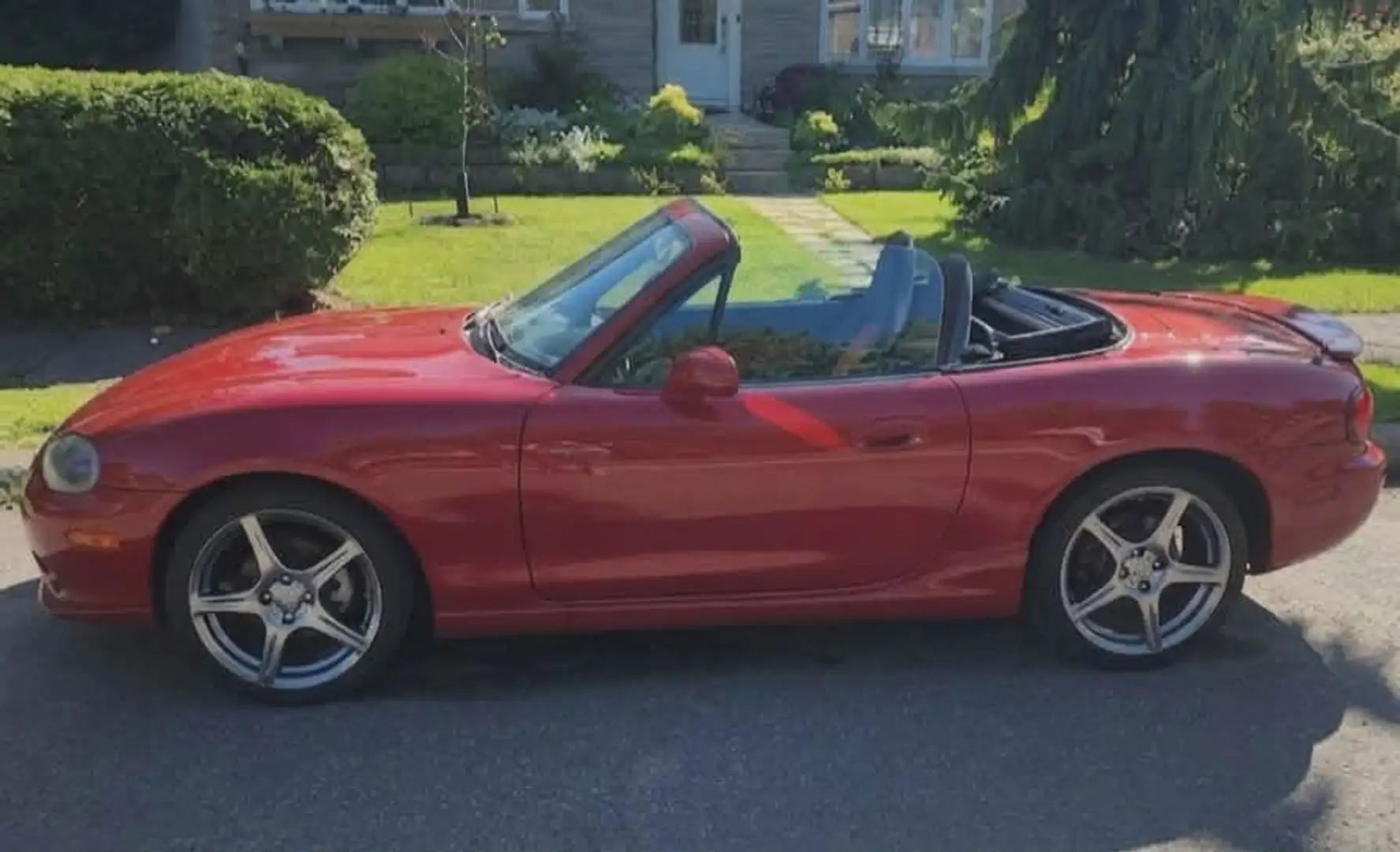 2004 Mazda MX-5 Miata | $ 21,500 | 115,000 km | Gasoline Convertible ...