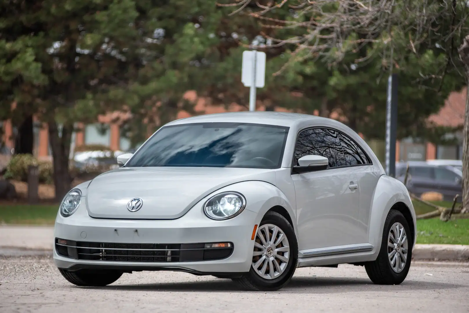 2016 Volkswagen Beetle | $ 12,990 | 139,000 km | Gasoline Hatchback for ...