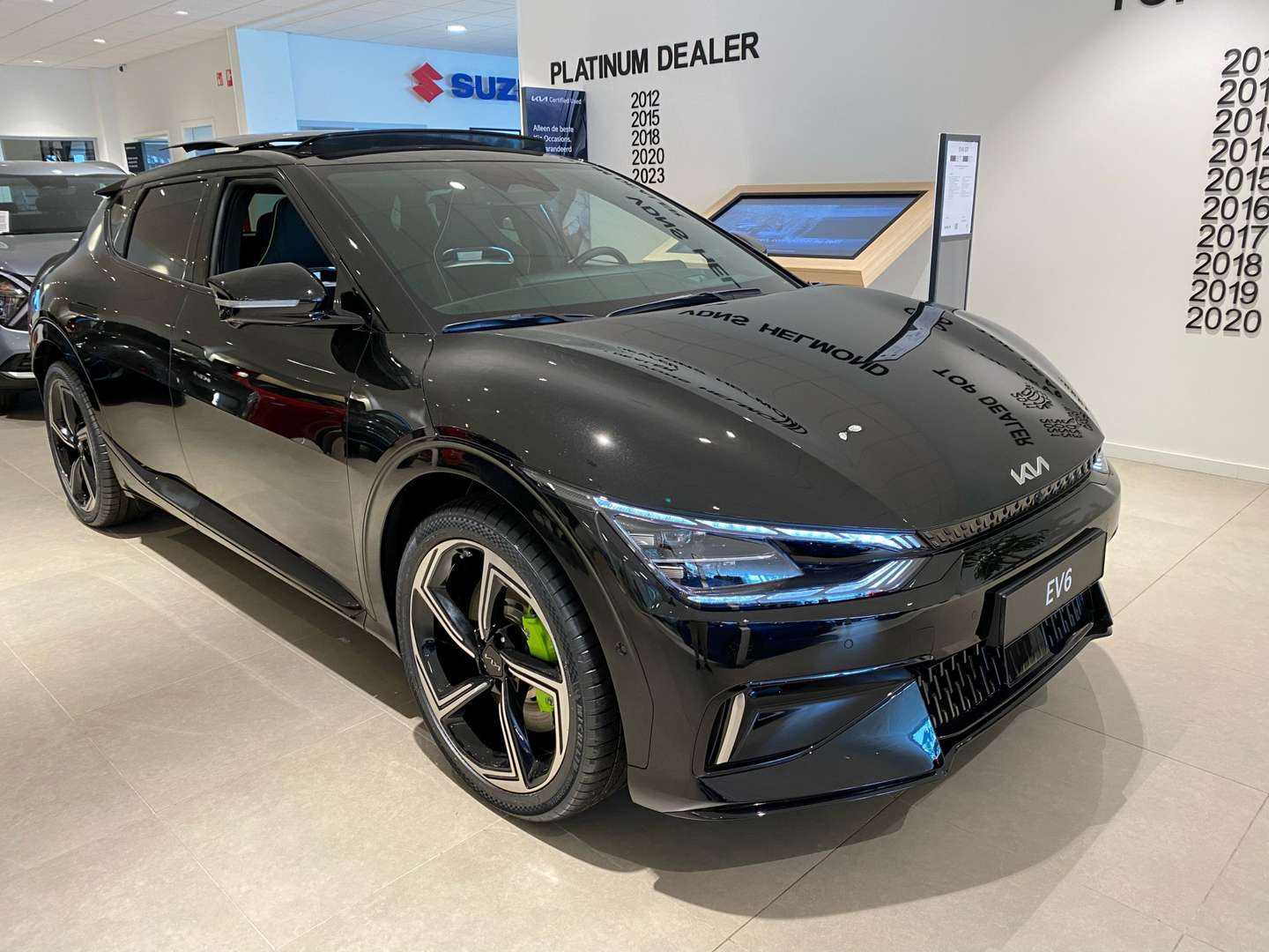 Kia EV6 SUV/Off-Road/Pick-Up in Zwart nieuw in HELMOND voor € 68.900,-