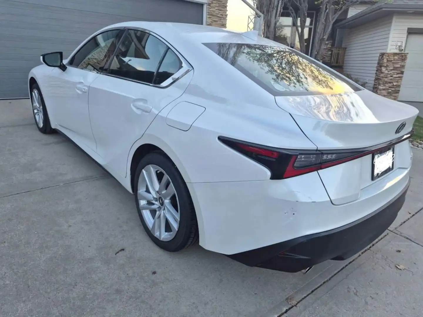 Lexus IS 2022 | 43 995 $ | 19 500 km | Berline à Essence en vente chez ...