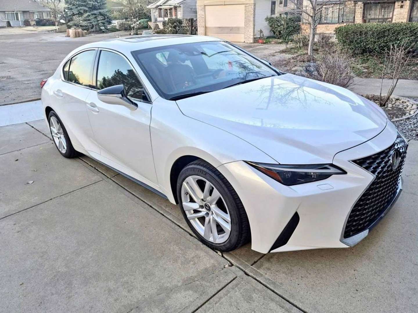 Lexus IS 2022 | 43 995 $ | 19 500 km | Berline à Essence en vente chez ...