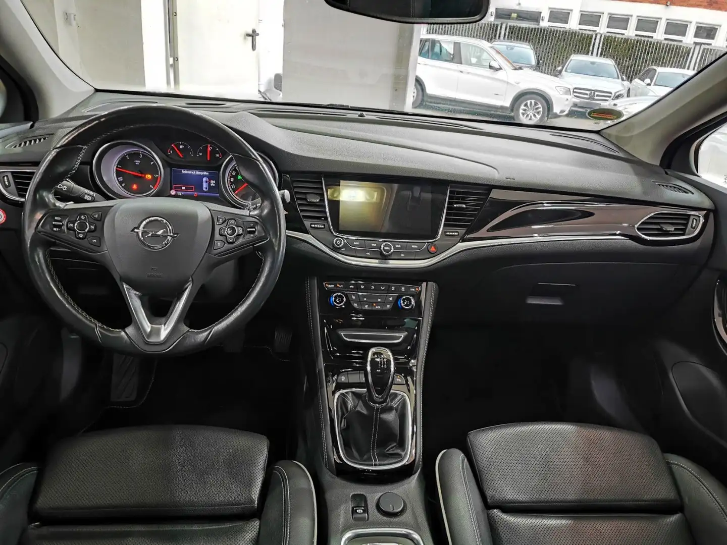 Opel Astra Limousine in Grün gebraucht in Bremen für € 5.920