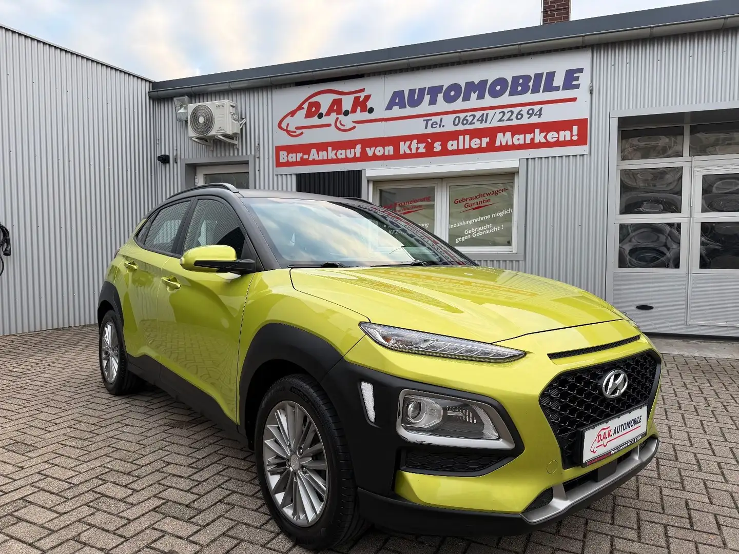 Hyundai KONA SUV/Geländewagen/Pickup in Gelb gebraucht in Worms für € 10.290