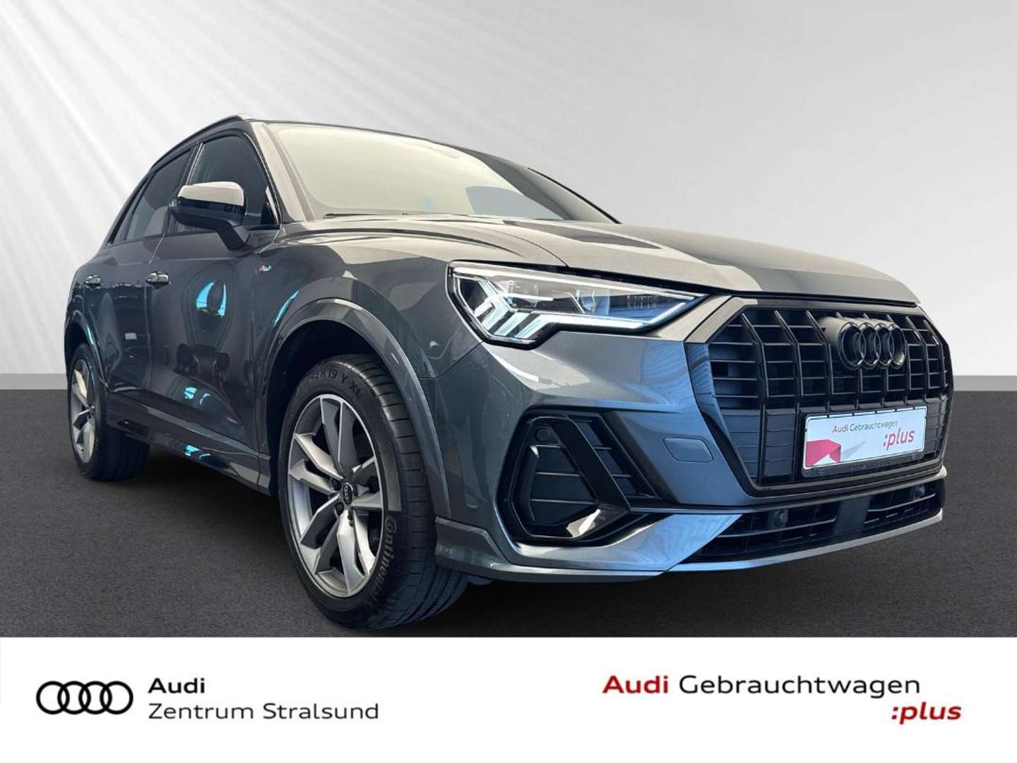 Elegantes Audi Q3 Grau Bildnull