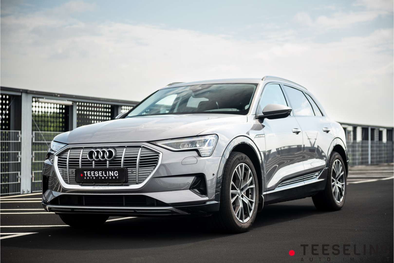 Audi e-tron occasion | SUV/Off-Road/Pick-Up | Grijs | in CRUQUIUS voor ...