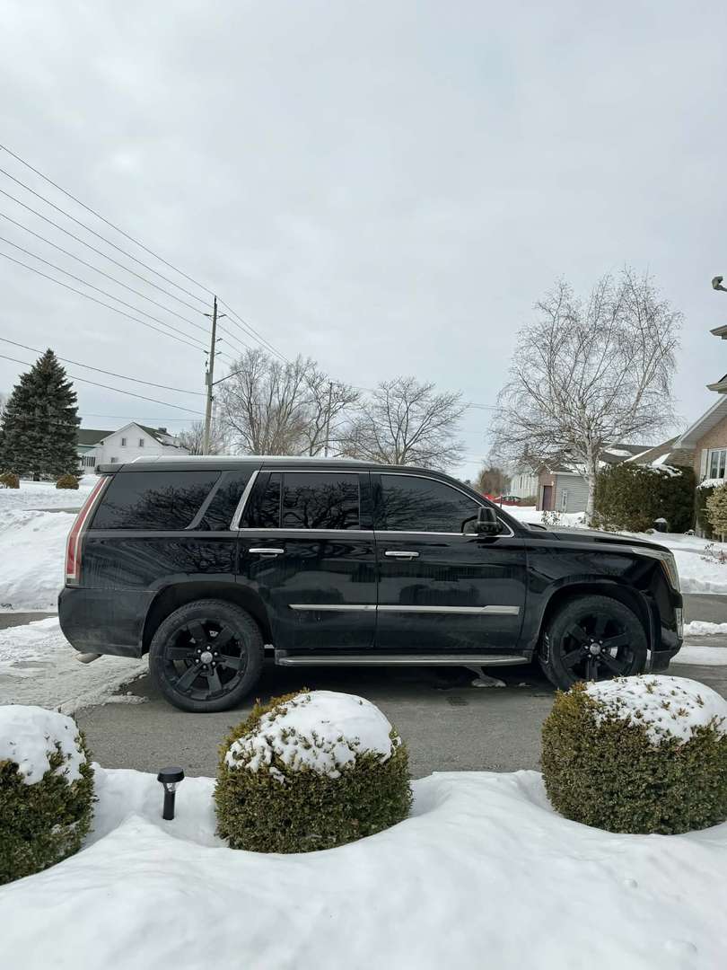 2017 Cadillac Escalade | $ 29,000 | 162,000 km | Gasoline SUV for sale ...