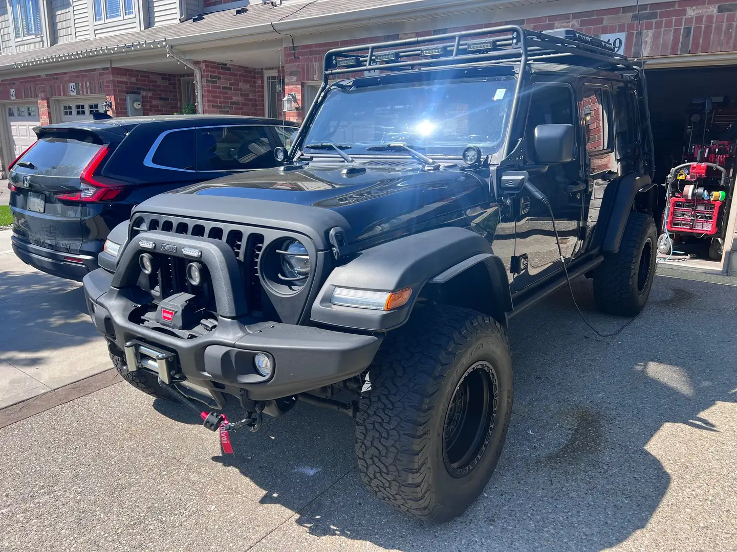 2021 Jeep Wrangler | $ 28,500 | 143,000 km | Gas/Electric Hybrid SUV ...