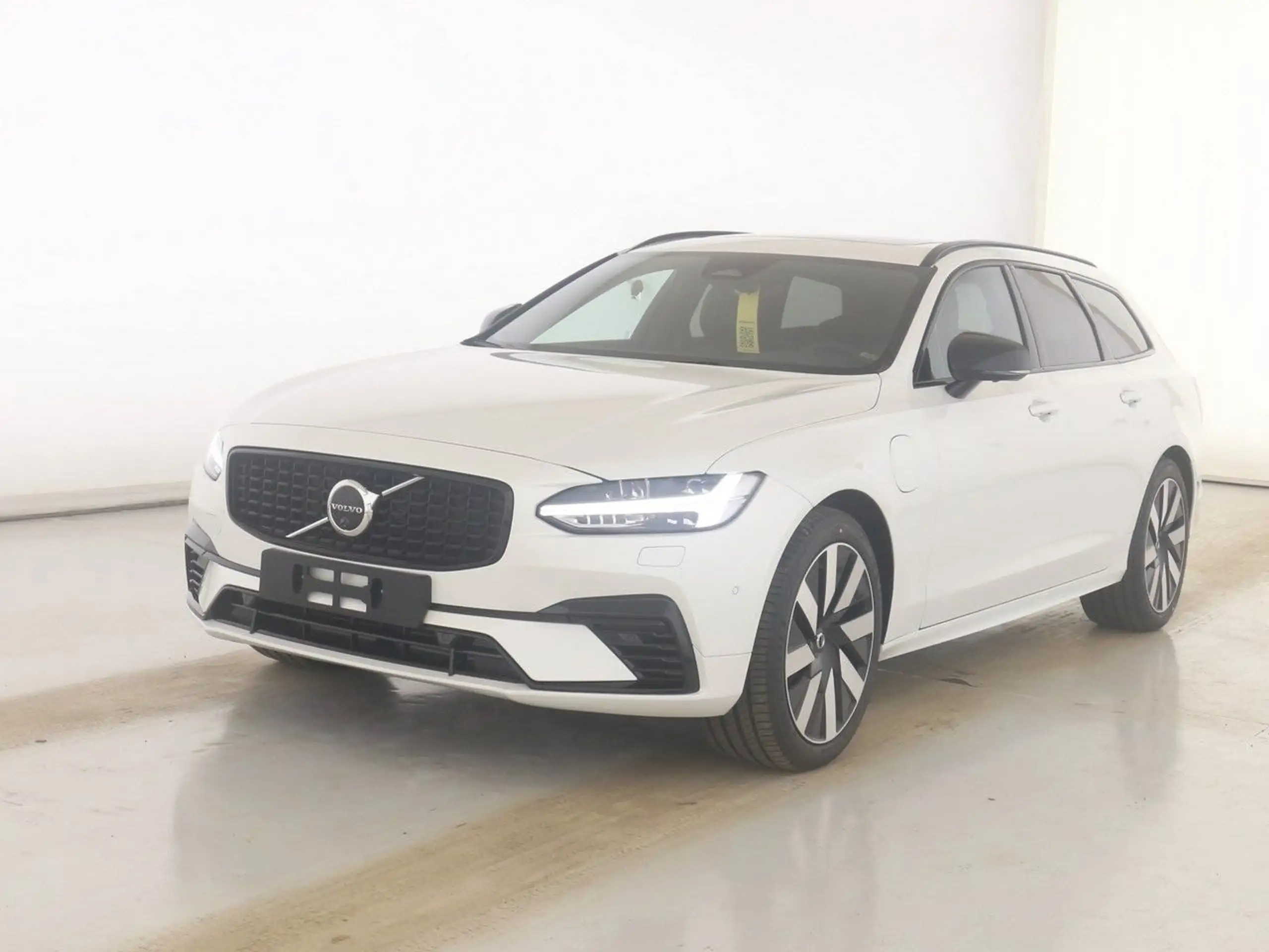 Volvo V90 T8 Ultra Dark Recharge Plug In Hybrid AWD, 2025, Hibrid ...