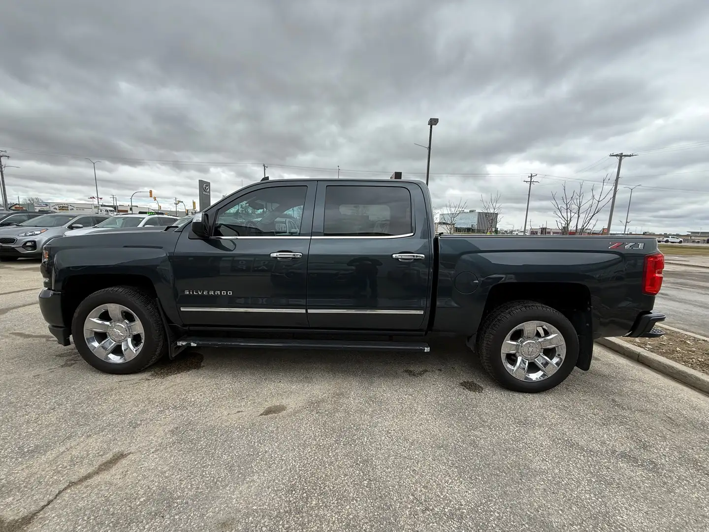 2018 Chevrolet Silverado 1500 | $ 30,847 | 171,945 km | Gasoline Pick ...