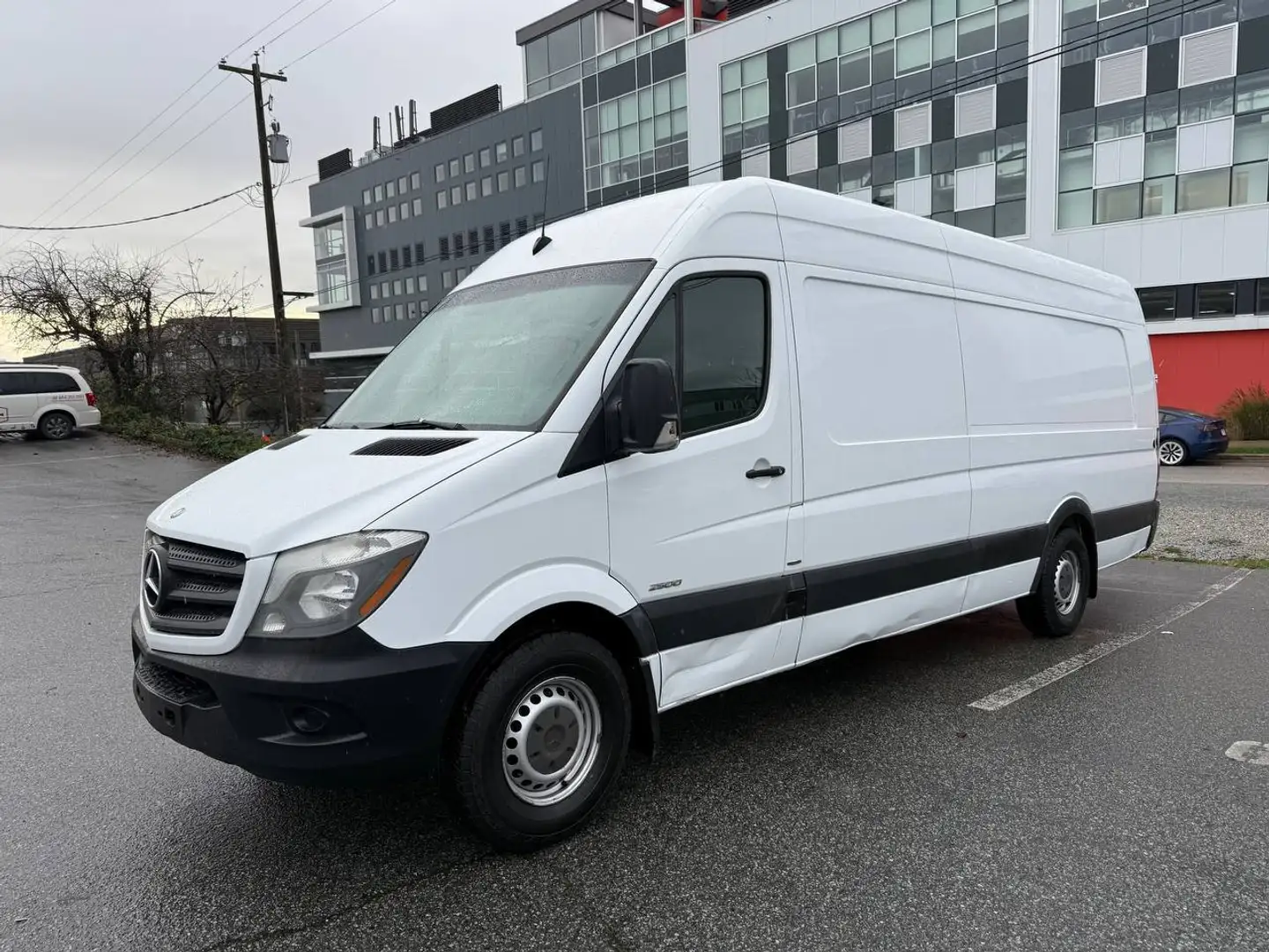 2014 Mercedes-Benz Sprinter | $ 12,995 | 377,000 km | Diesel Minivan ...