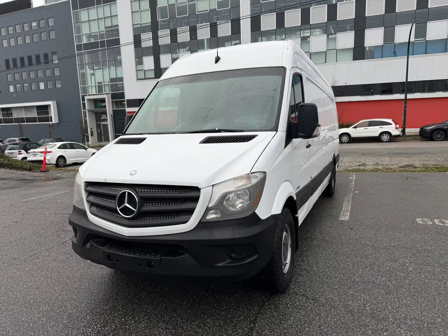 2014 Mercedes-Benz Sprinter | $ 12,995 | 377,000 km | Diesel Minivan ...