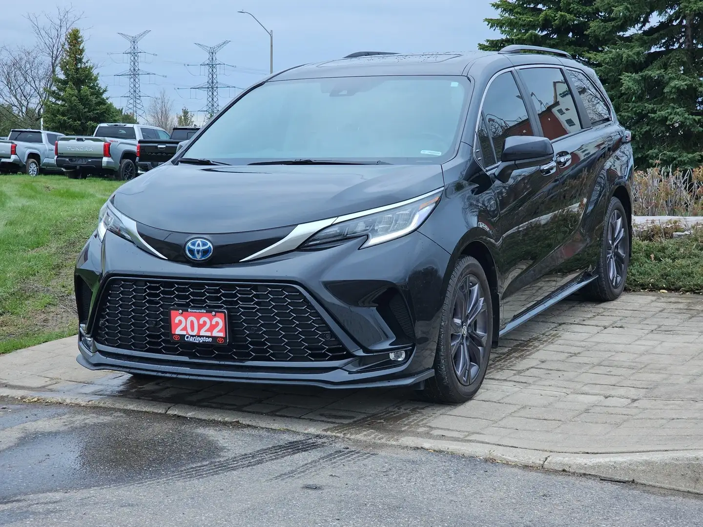 2022 Toyota Sienna | $ 48,000 | 74,394 km | Gas/Electric Hybrid Minivan ...