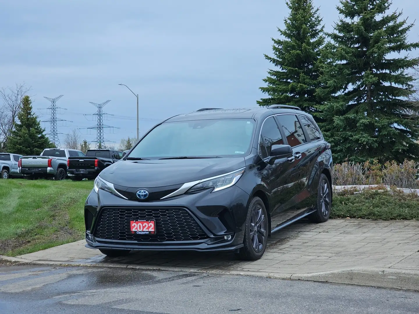 2022 Toyota Sienna | $ 48,000 | 74,394 km | Gas/Electric Hybrid Minivan ...