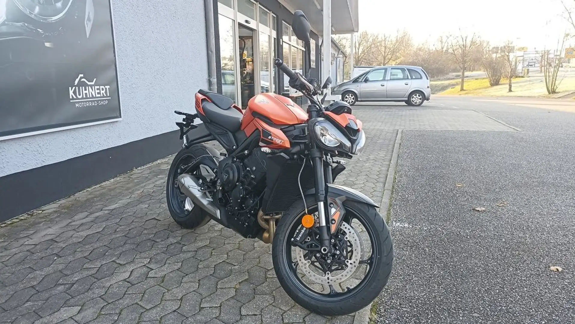 Triumph Street Triple R Naked Bike in Orange neu in Barbing für € 9.990