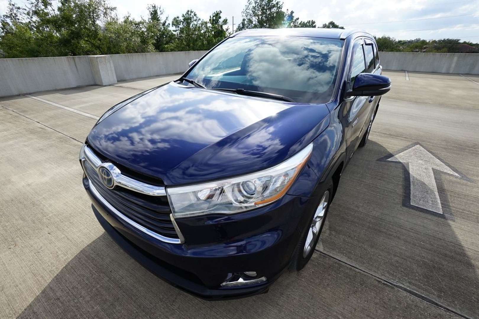 2015 Toyota Highlander | $ 12,150 | 157,608 km | Gas/Electric Hybrid ...