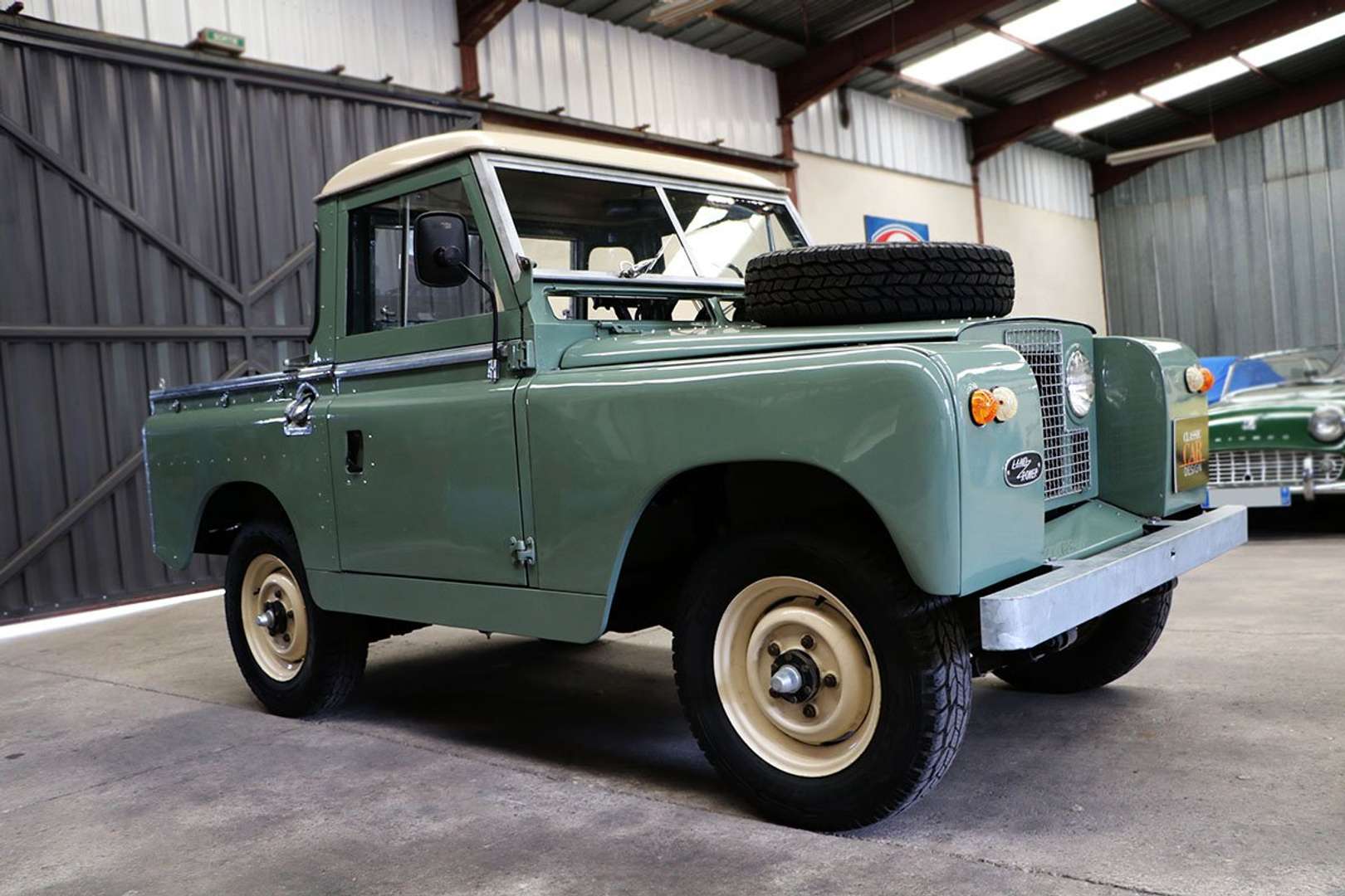 Land Rover Series SUV/4x4/Pick-Up en Vert ancêtre à Alès pour € 37 900,-