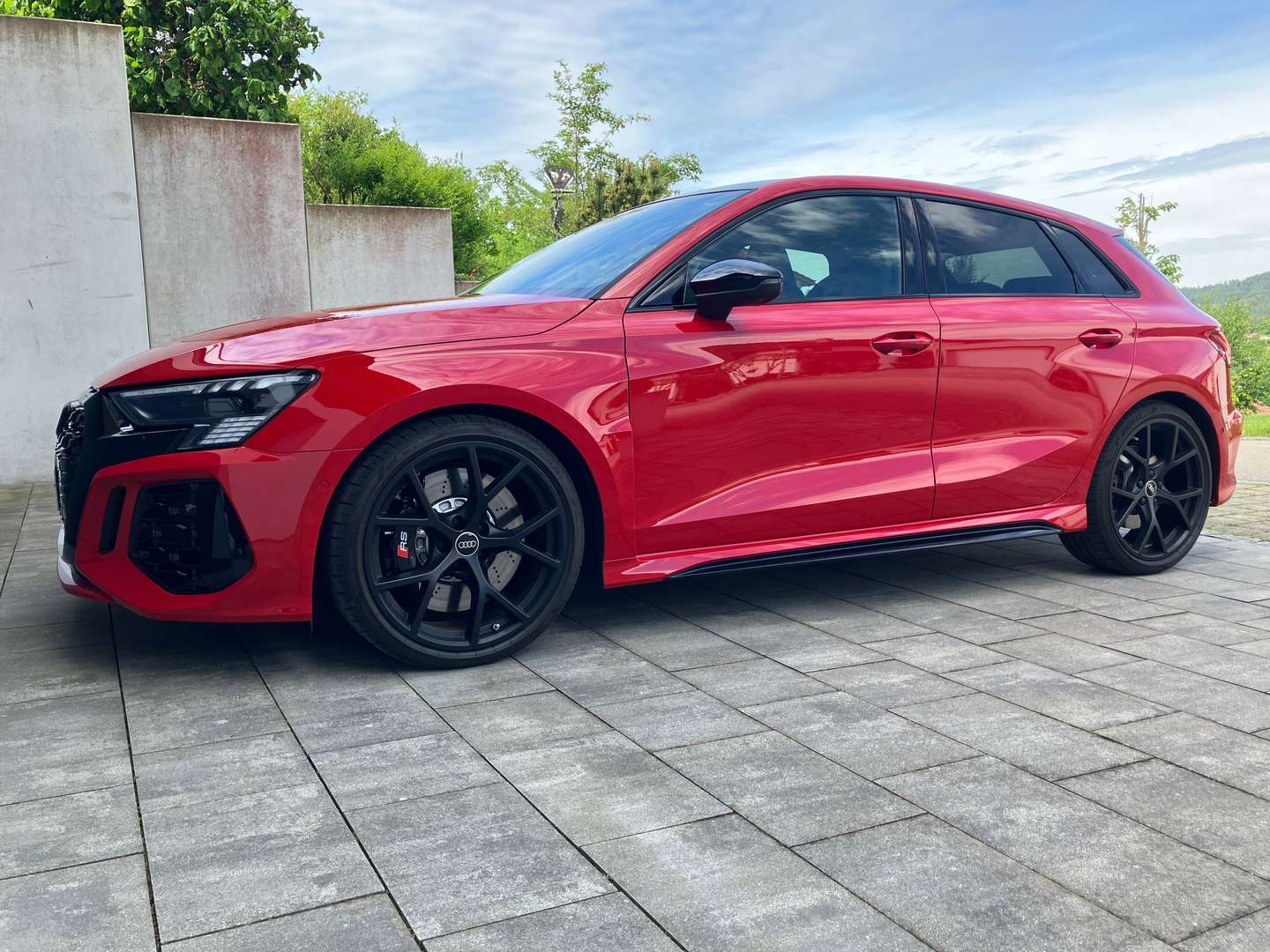 Audi RS3 Kombi in Rot gebraucht in Bogen für € 59.800