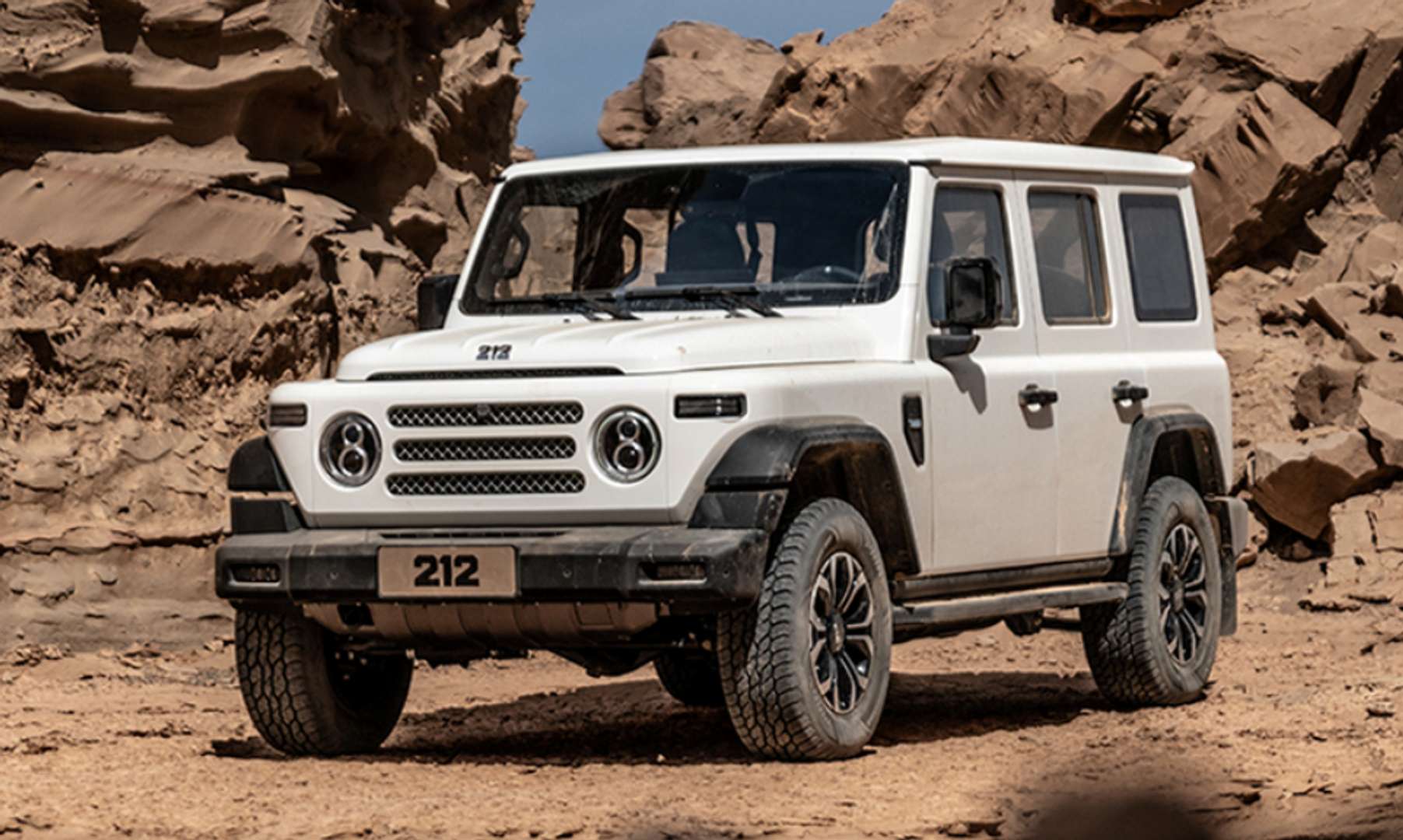 BAW 212 SUV/Geländewagen/Pickup in Grün neu in Mils für € 59 990